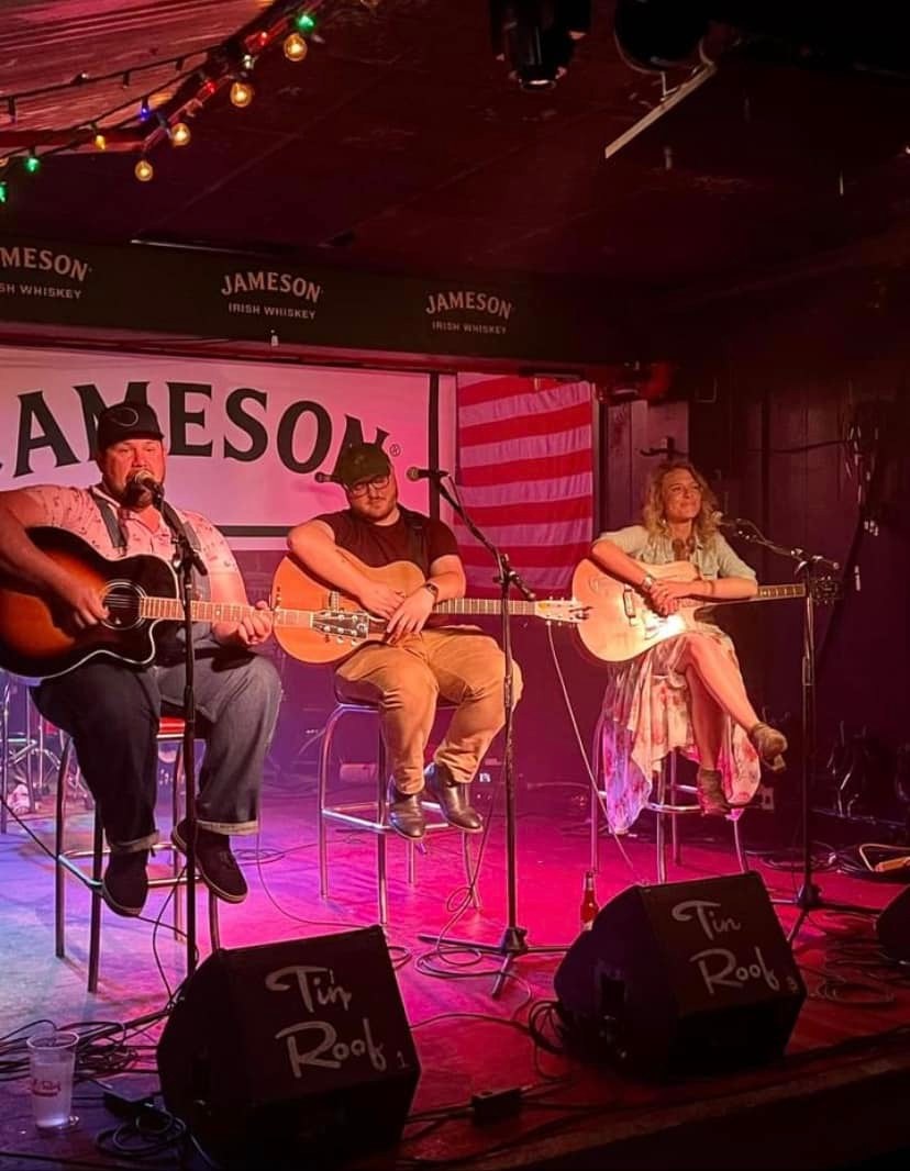 Amber Rae Dunn Memphis Voyager - Thacker Mountain Radio Hour